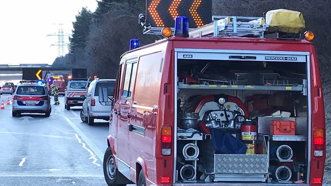 Vorarlberg: Fünf Verletzte nach Unfall auf A14 - Vorarlberg -- VOL.AT