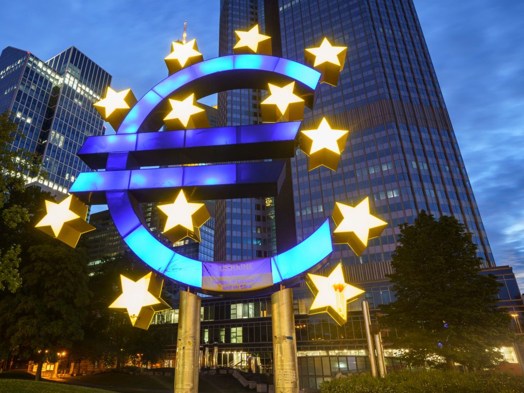 EZB-Hammer: Größte Zinserhöhung der Geschichte - Wirtschaft -- VOL.AT