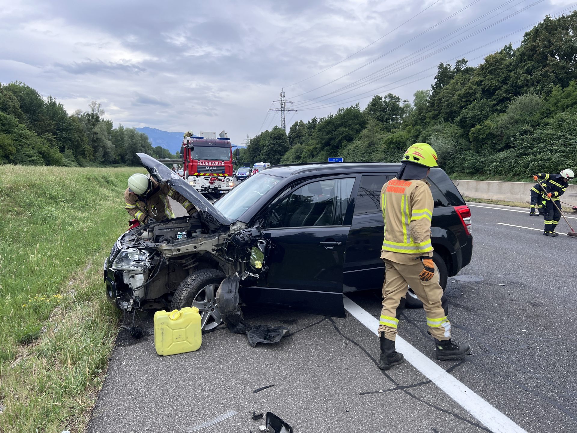 Verletzte nach Unfall auf A14 - V+ -- VOL.AT