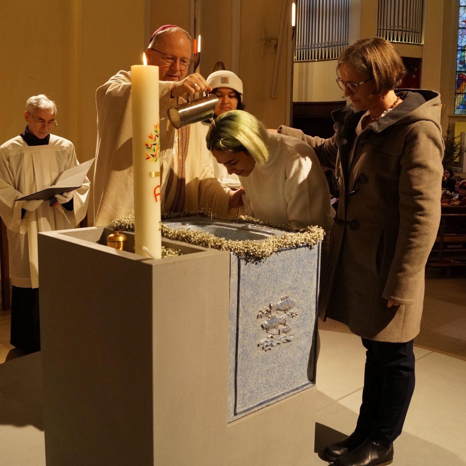 Endlich restauriert: Warum die Pfarre Mariahilf 50 Jahre lang kein Taufbecken hatte - Bregenz ...