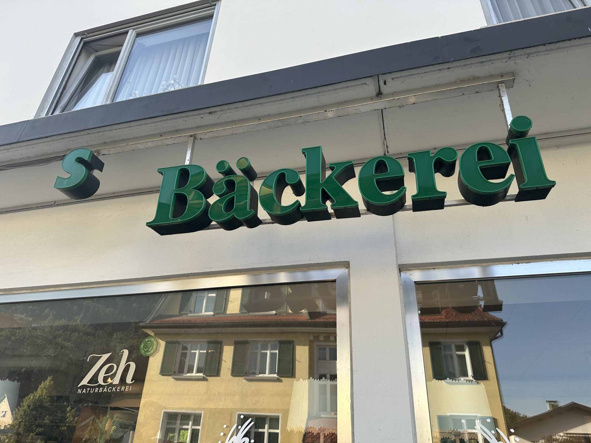 Zwei ehemalige Kloser-Filialen neu eröffnet: Naturbäckerei Zeh übernimmt - Bregenz -- VOL.AT