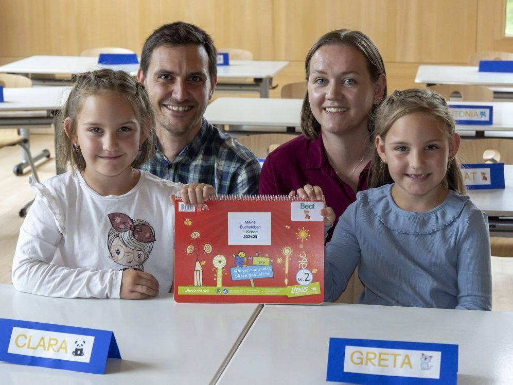 Erster Schultag 2024/25: Clara und Greta - VOL.AT